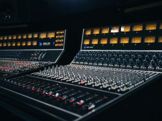 What Is a Line Level Signal and Why Does It Matter? - Produce Like A Pro